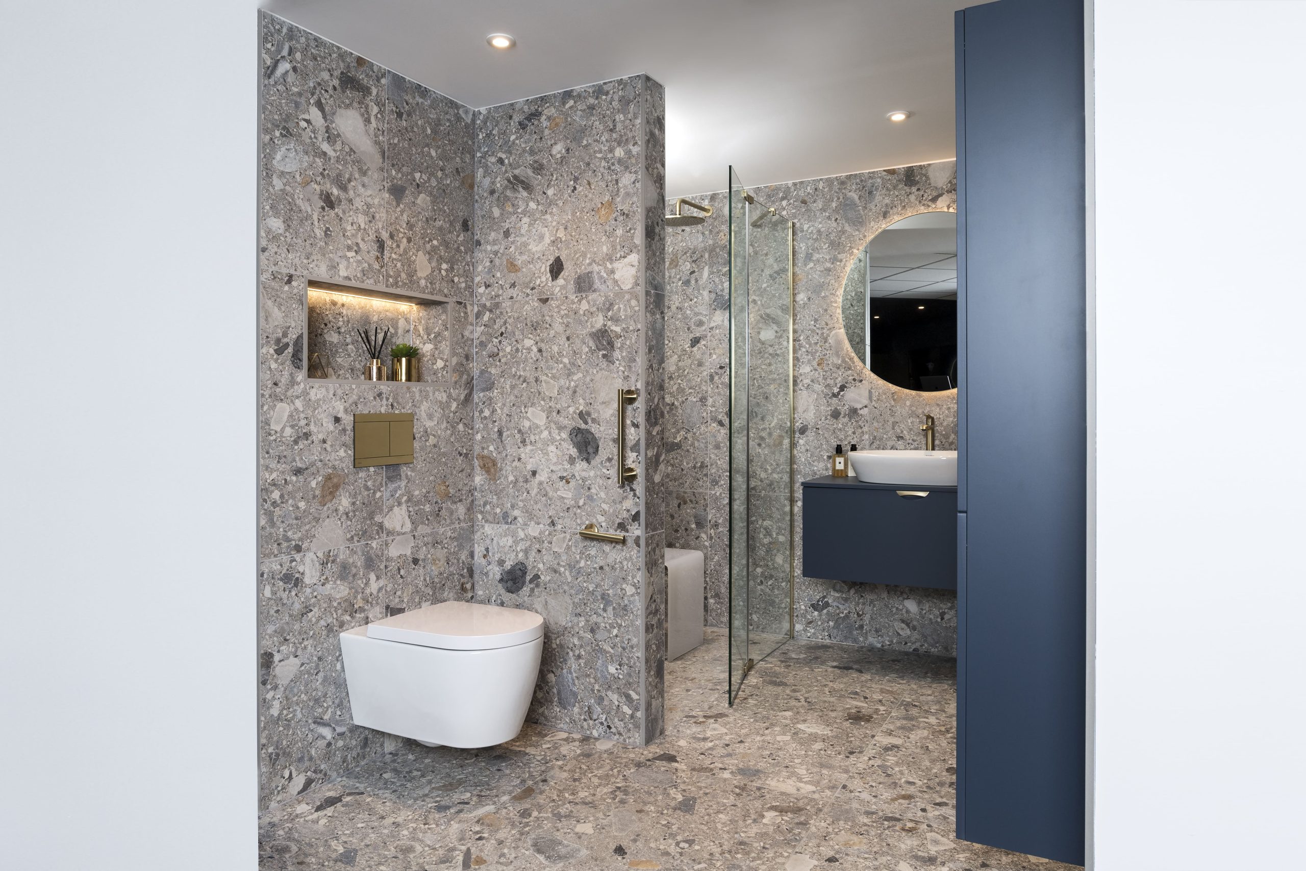 Walk In Showers | Accessible Bathrooms